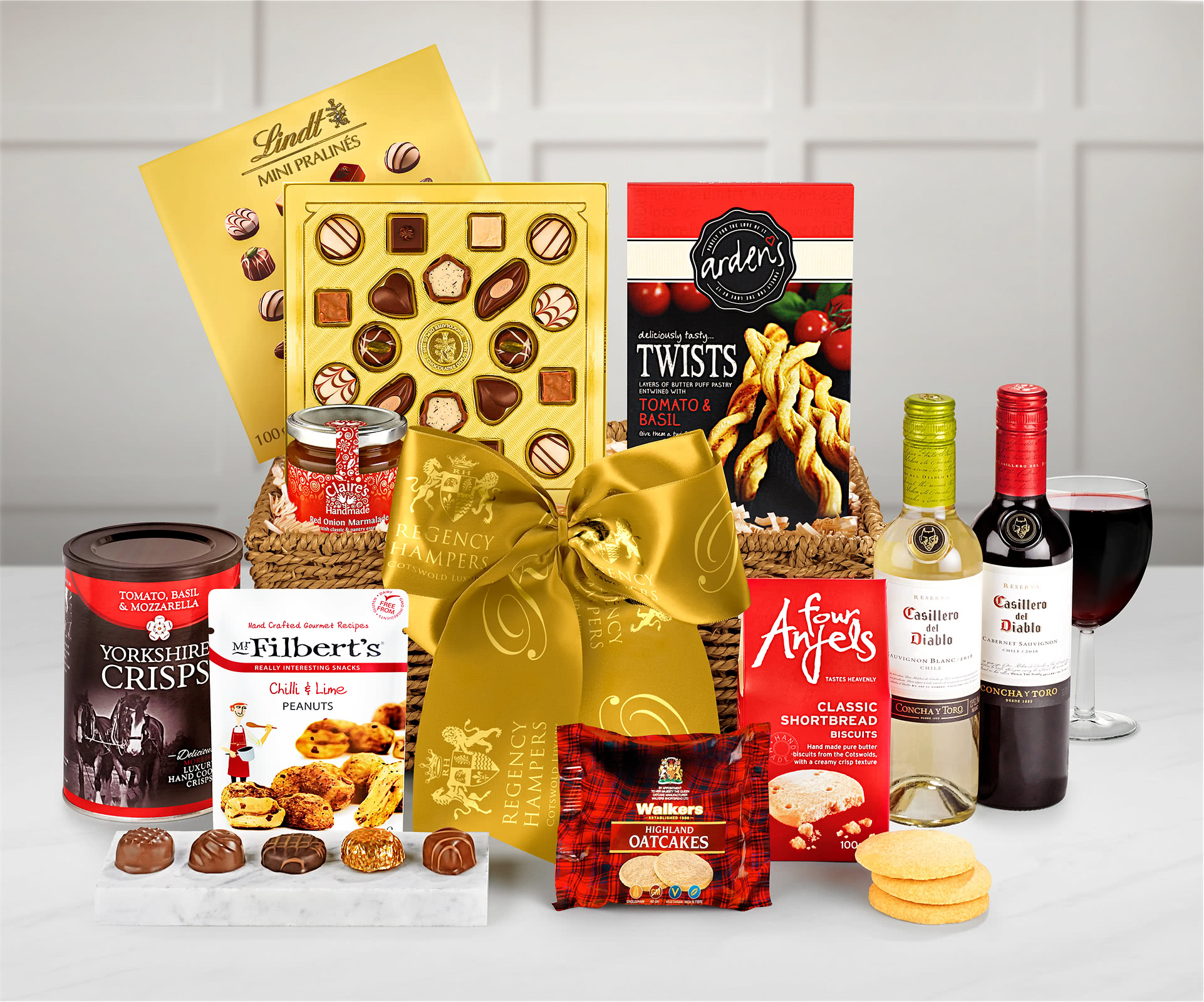 Cotswold Hamper With Red & White Wine - Regency Hampers