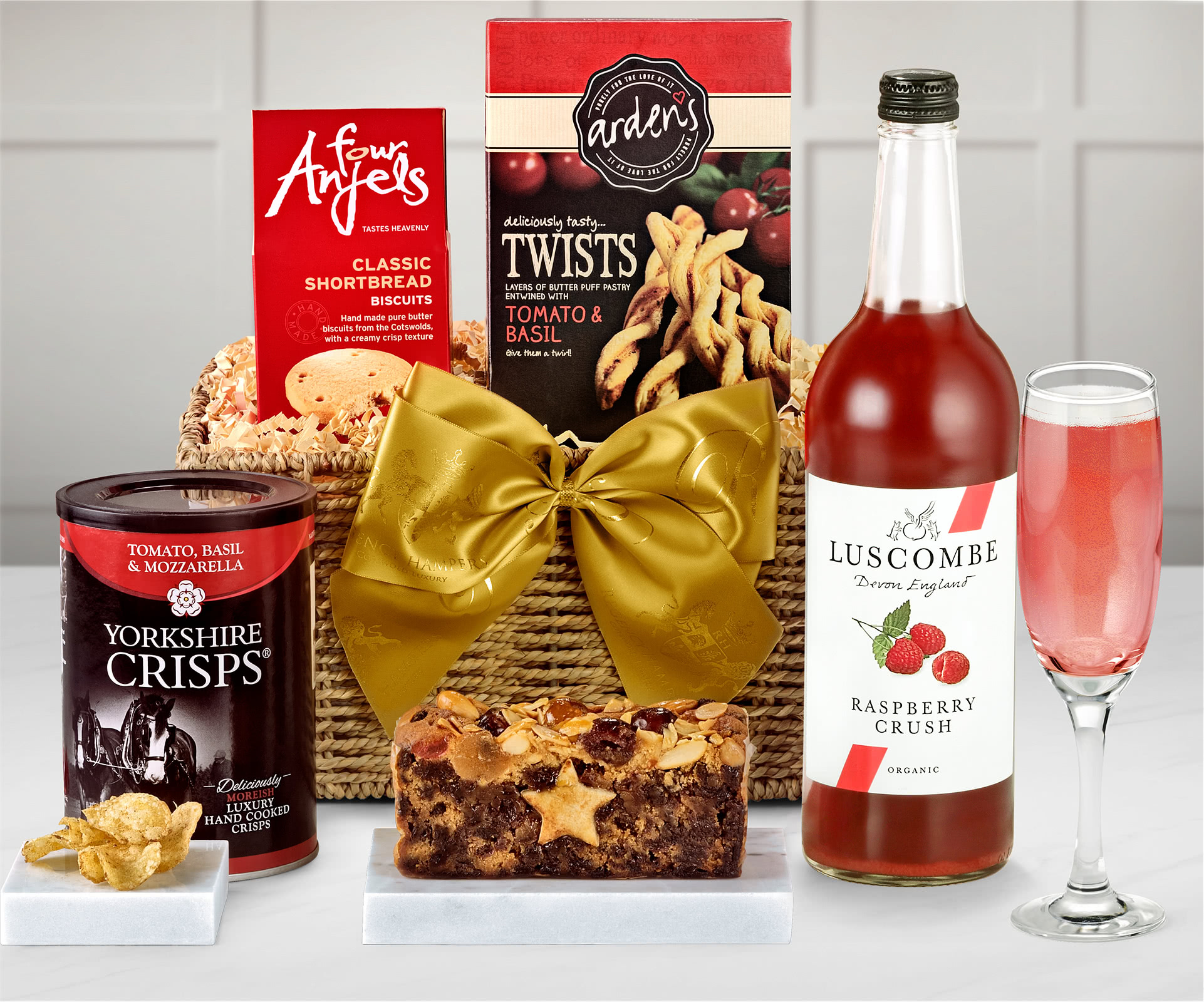 Clarendon Hamper With Alcohol-Free Pressé - Regency Hampers