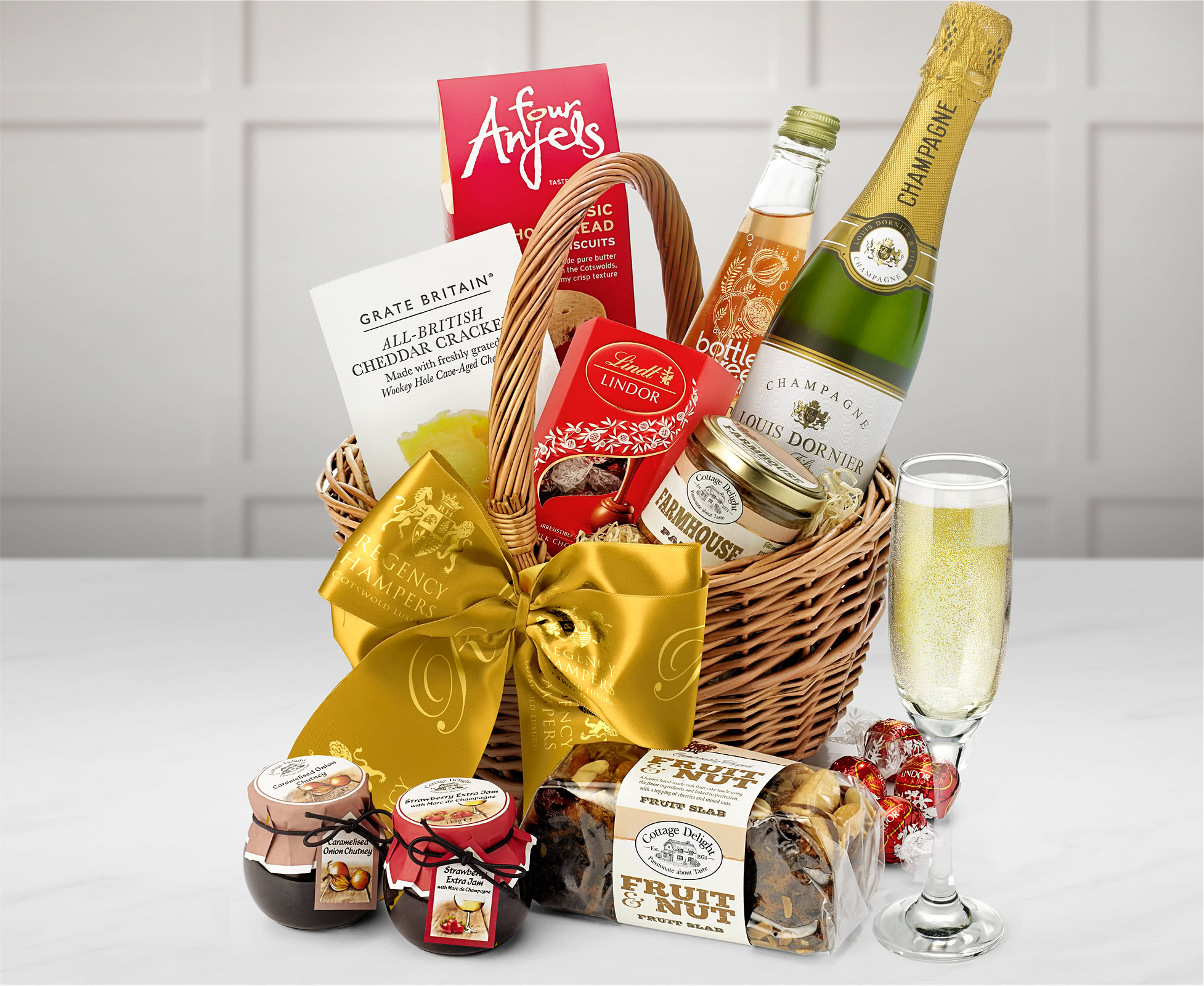 Cirencester Hamper With Champagne - Regency Hampers