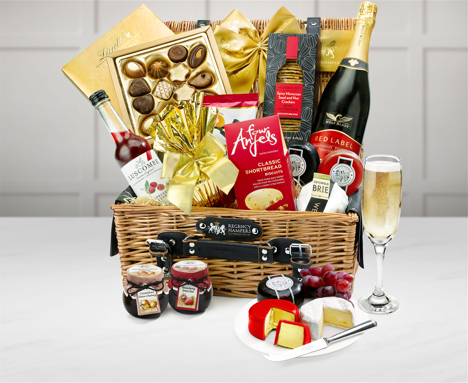 Eton Hamper With Sparkling Wine - Regency Hampers