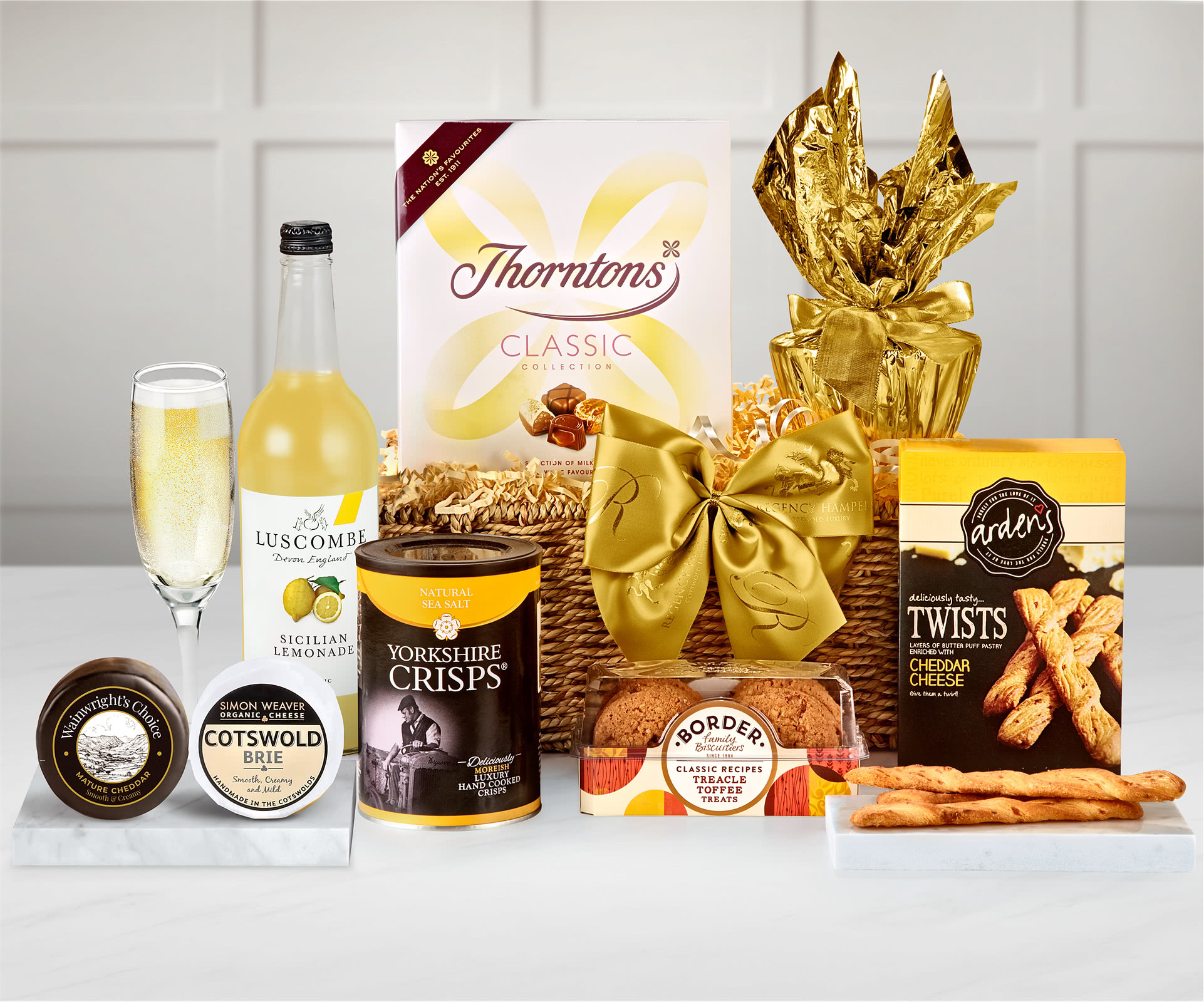 Harrogate Hamper With Alcohol-Free Pressé - Regency Hampers